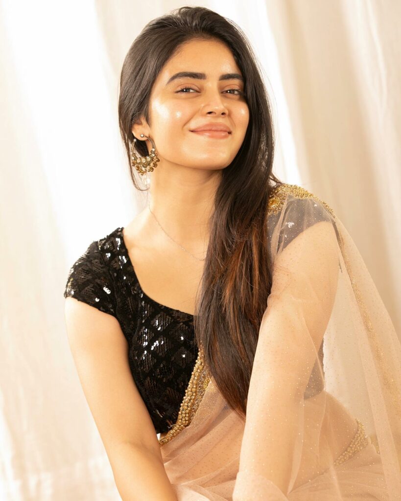 Kushitha Kallapu: చీరకట్టులో కనికట్టు చేస్తున్న బజ్జీల పాప కుషిత - NTV Telugu