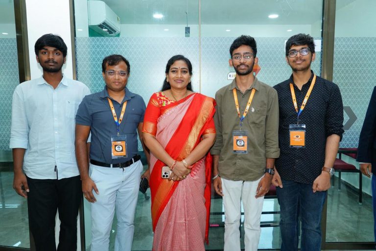 Police Hackathon : ఏఐ ఫర్ ఆంధ్రా పోలీస్ హ్యాకథాన్-2025లో రెండో స్థానంలో ...